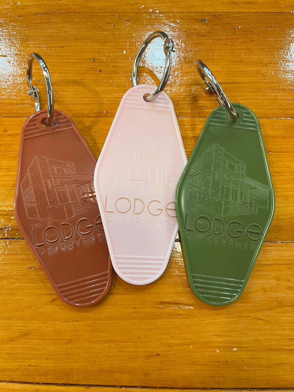 THE LODGE ON SEVENTH HOTEL ROOM STYLE KEYCHAIN – Willapa Printing Boutique